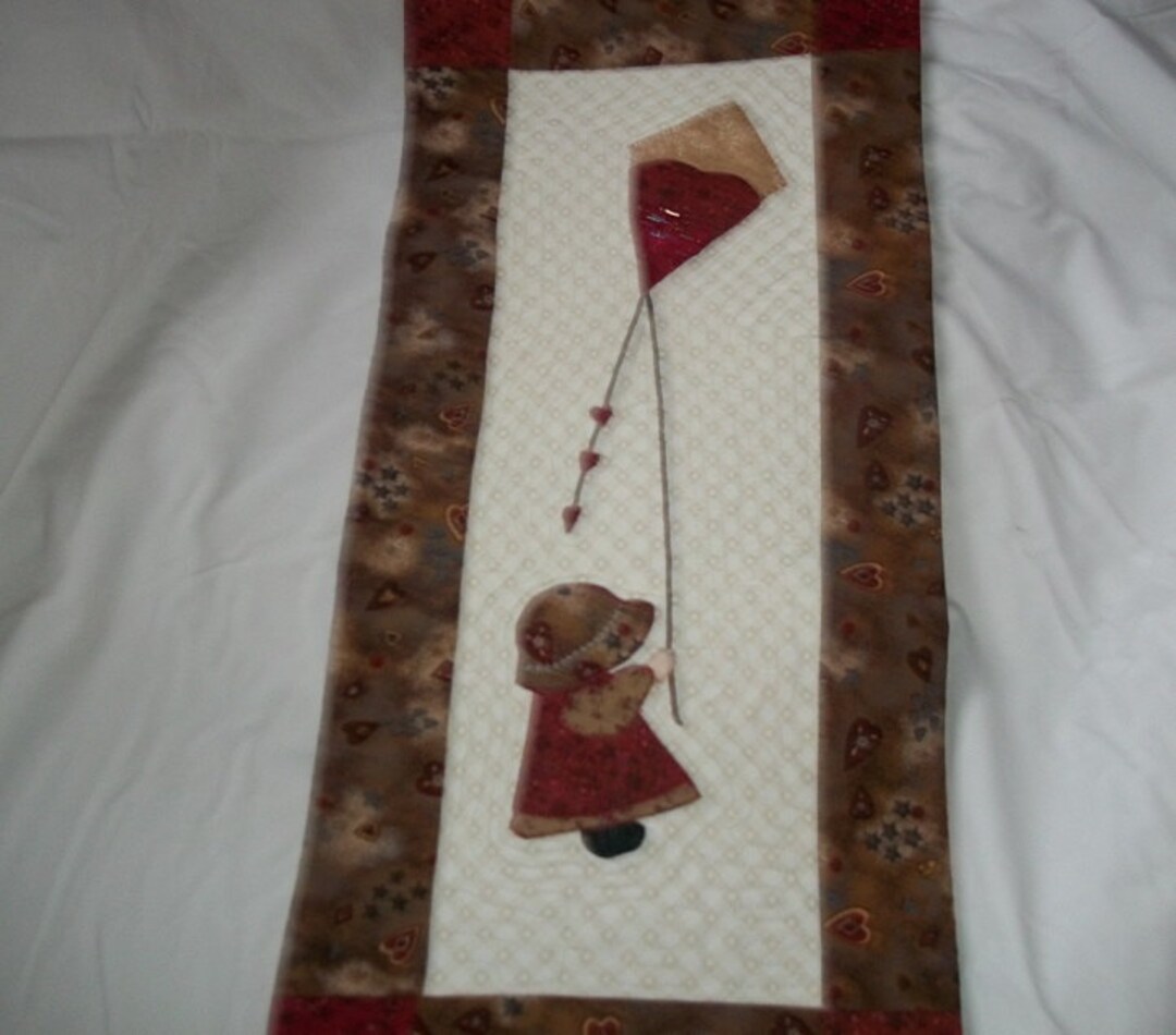 Valentine Sun Bonnet Sue Flying a Kite - Etsy