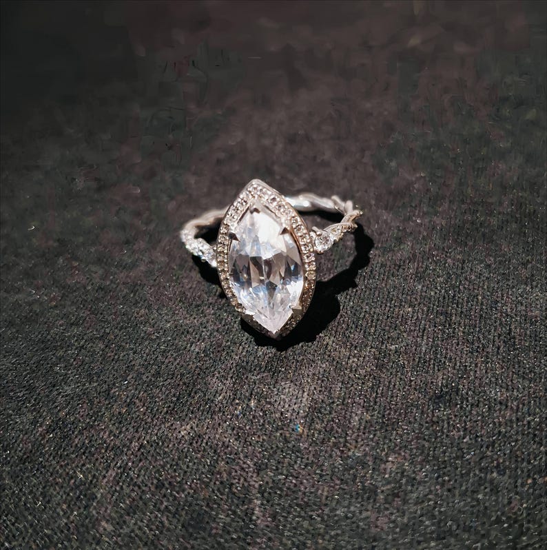 Natural Engagement Ring Fixed With Oval Cut Man-made Diamond in Silver ...