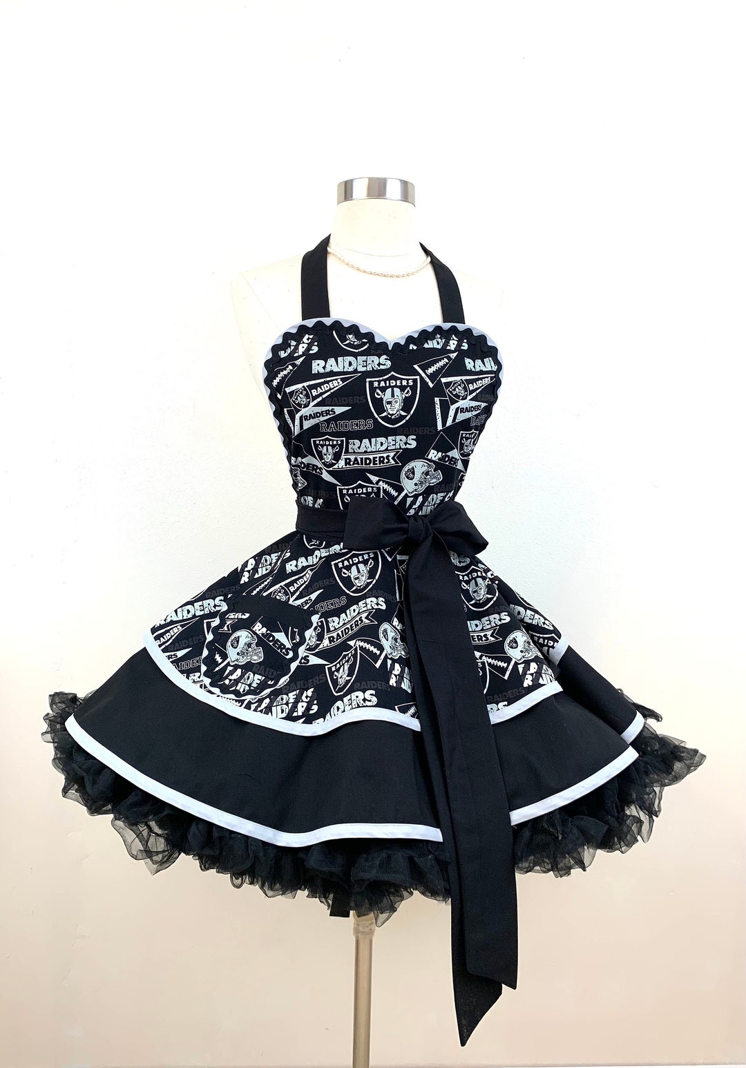 Las Vegas Raiders NFL Fan Girl Apron, Tailgate Hostess Aprons for Women ...