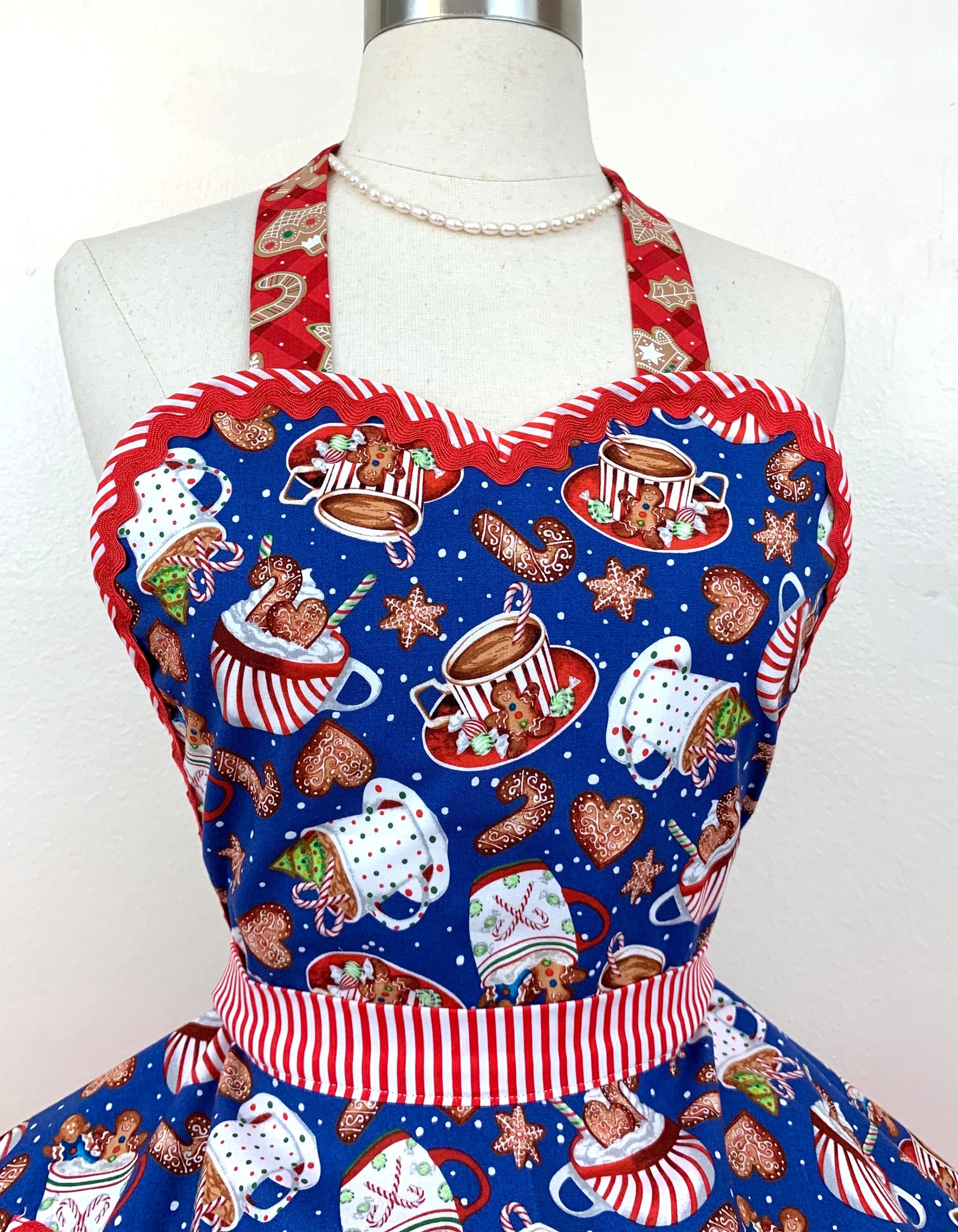 Cookies and Cocoa Christmas Apron, Woman's Apron - Etsy