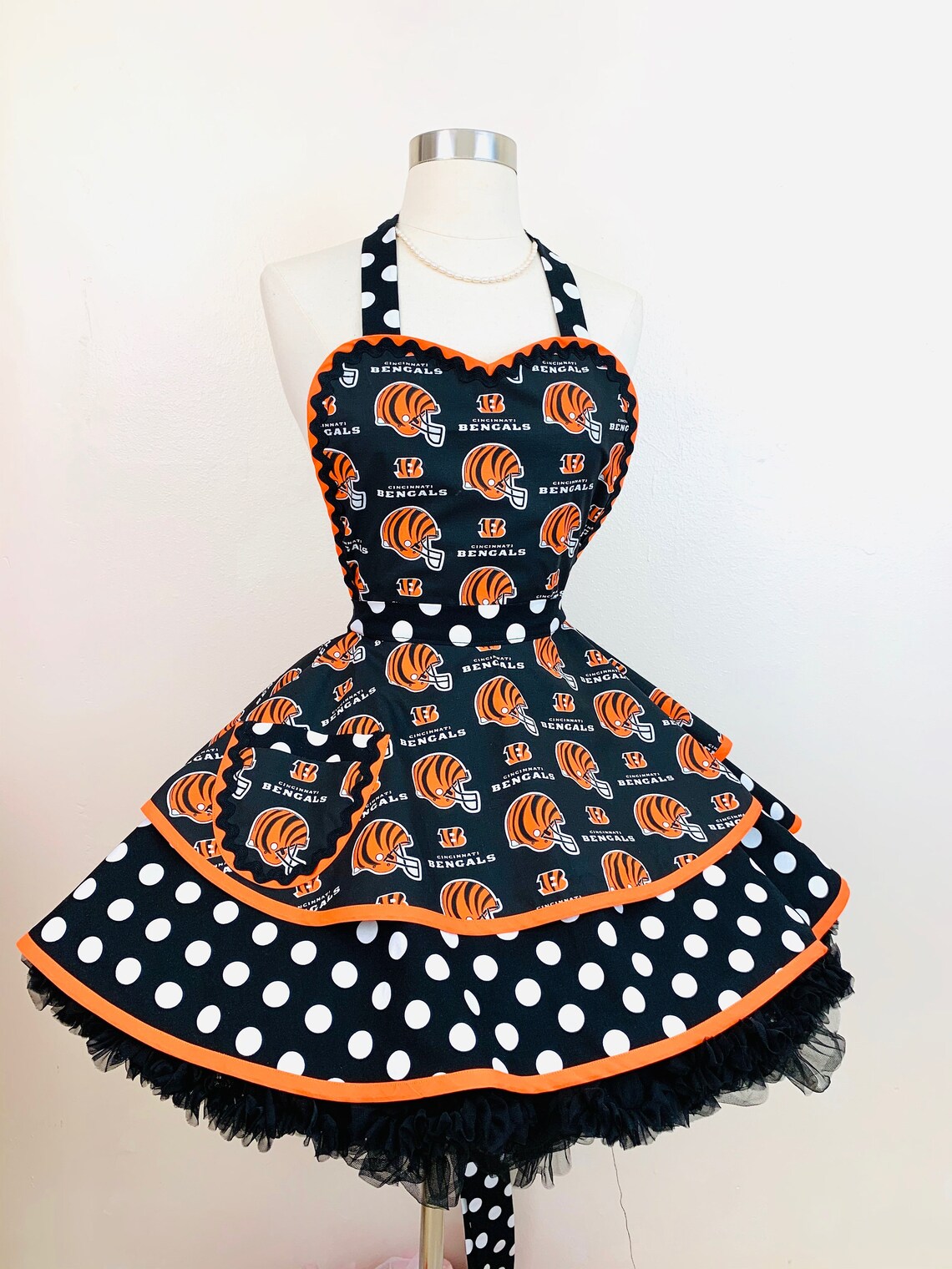 Cincinnati Bengals NFL Fan Girl Apron Tailgate Hostess Aprons | Etsy