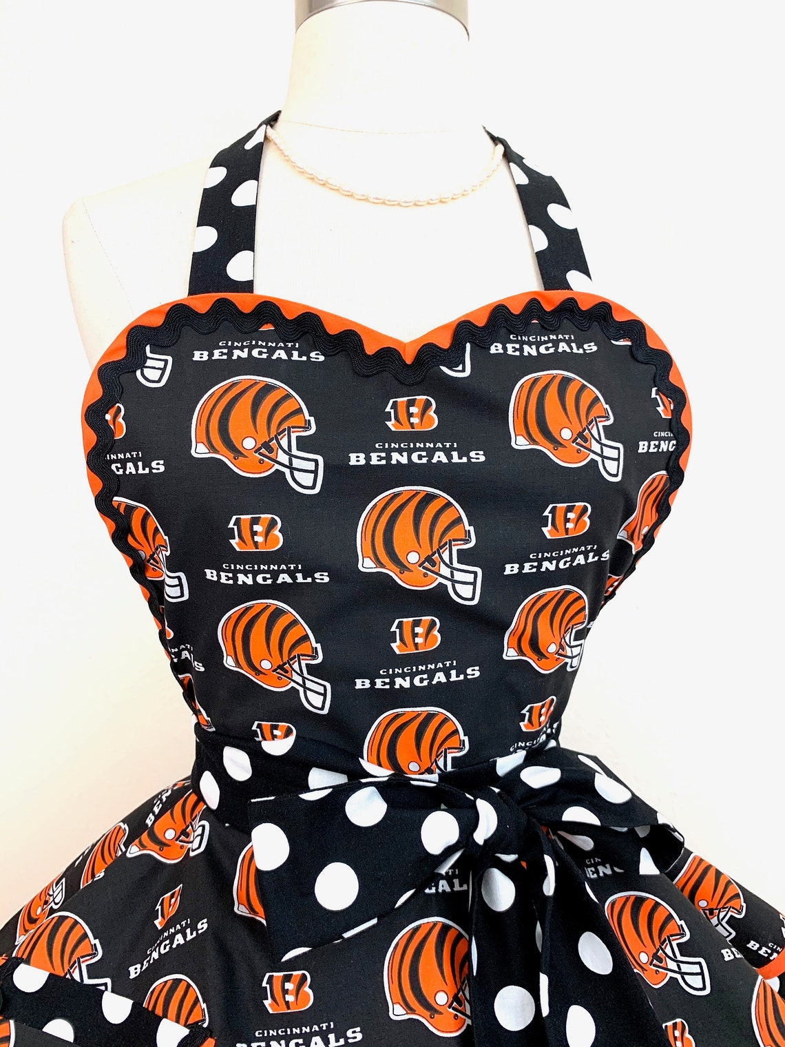 Cincinnati Bengals NFL Fan Girl Apron Tailgate Hostess Aprons - Etsy