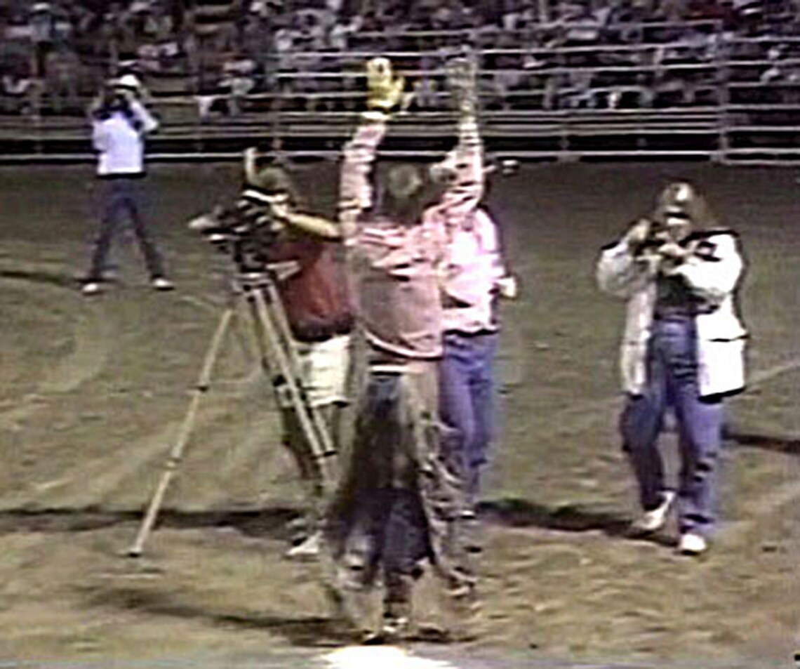 Lane Frost 2-handed Wave Final Challenge of the Champions - Etsy