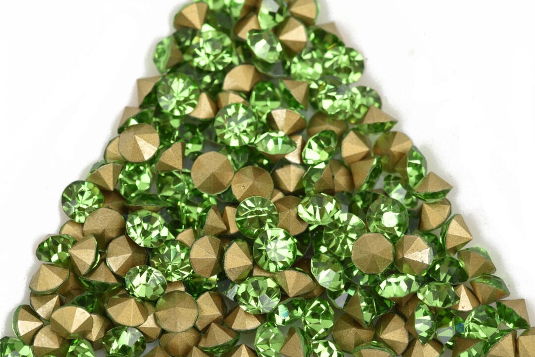 50 4mm Crystals, Ss17 Pp32 Chaton Crystals, PERIDOT GREEN, Point Back ...