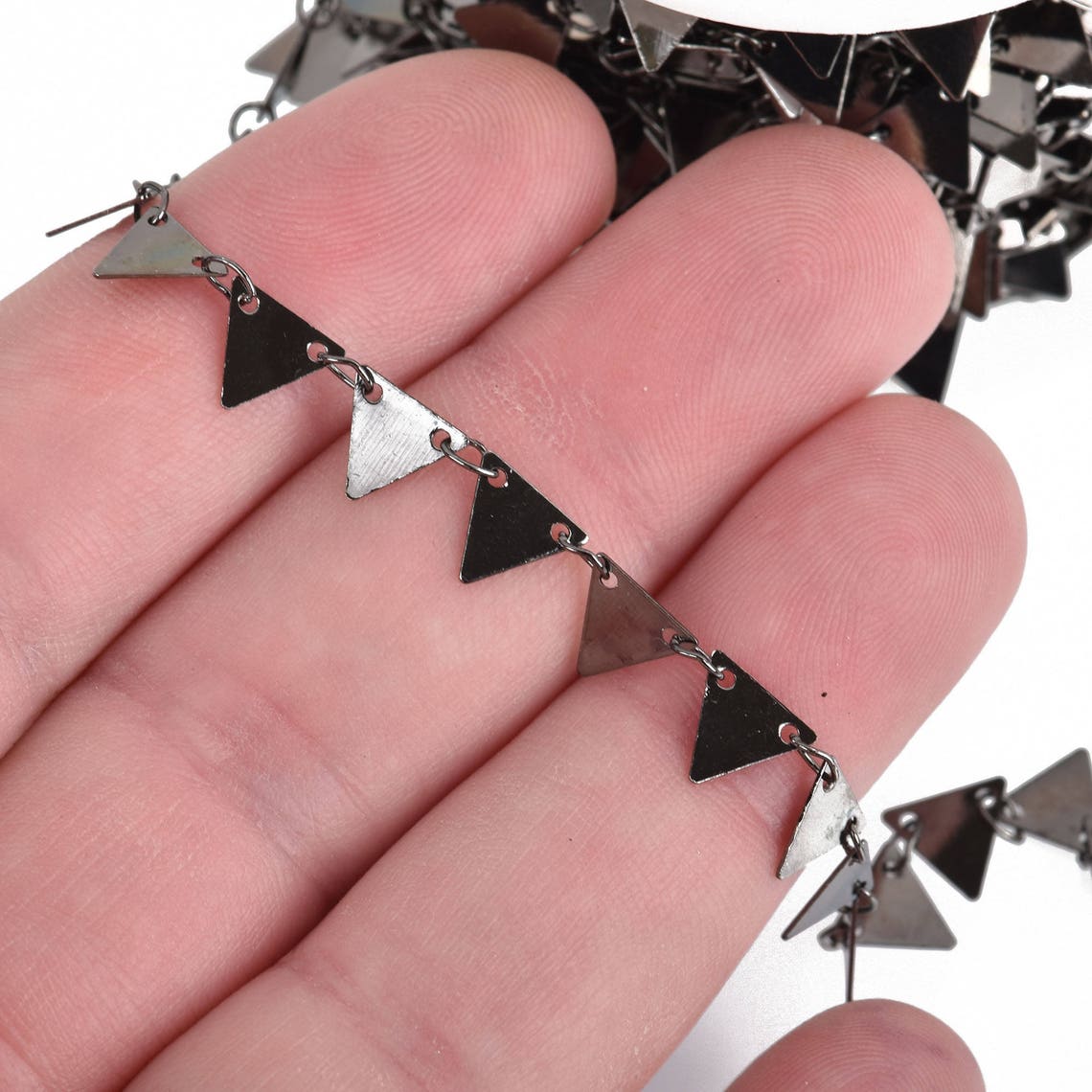1 Yard GUNMETAL BLACK TRIANGLE Chain Metal Sequin Chain - Etsy