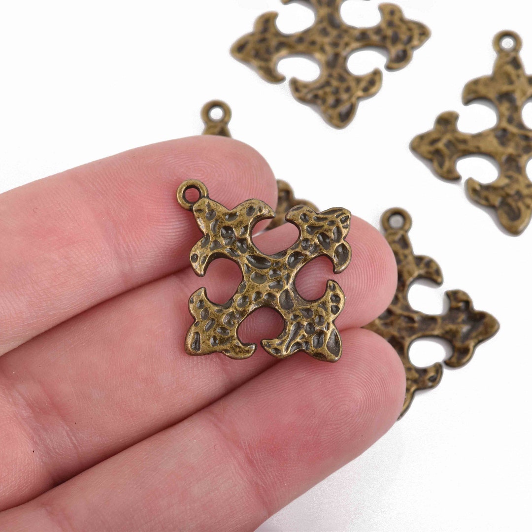 5 Bronze Ox Cross Fleury Relic Charms, Fleur De Lis Cross, Hammered ...