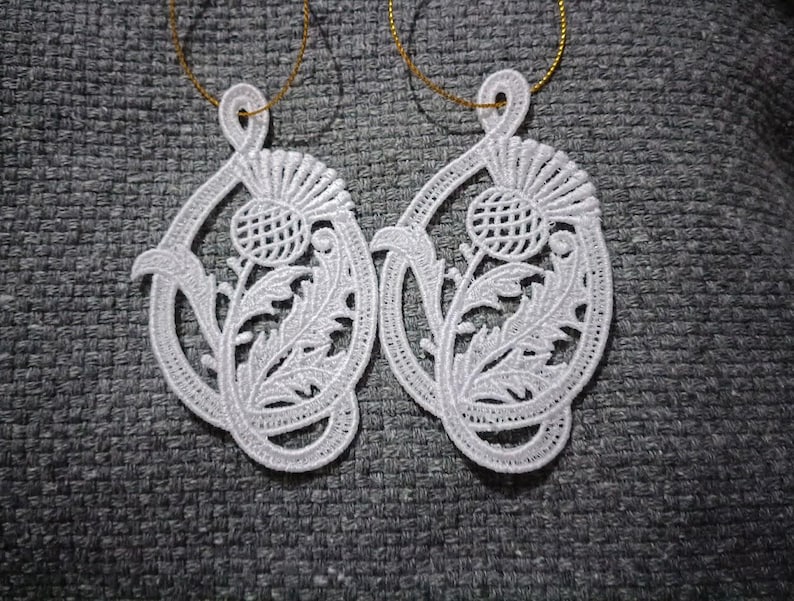 Scottish Thistle Embroidery – White Lace Wall Decoration, Handmade Gift ...