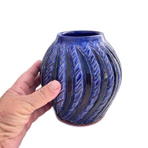 Ceramic Decorative Blue Vase, Spherical Round Ribbed Carved Ceramic ...