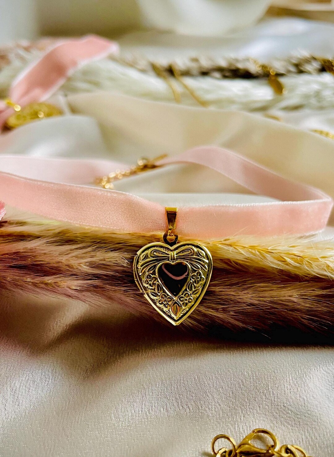 Personalized Heart Locket Choker – 18k Gold Plated, Pink Velvet - Etsy