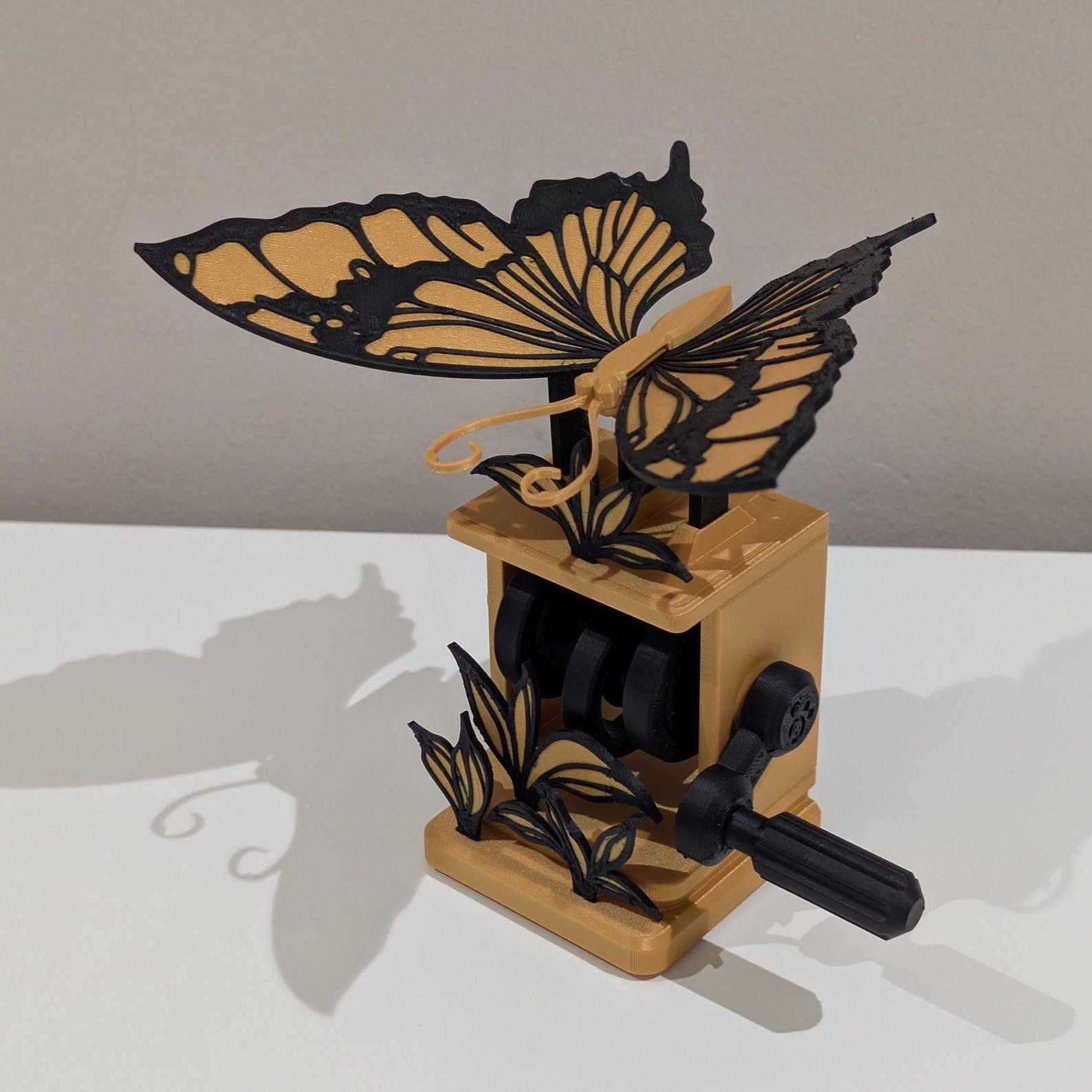 Flapping Dancing Butterfly Wings Hand-crank Fidget Toy – Interactive ...