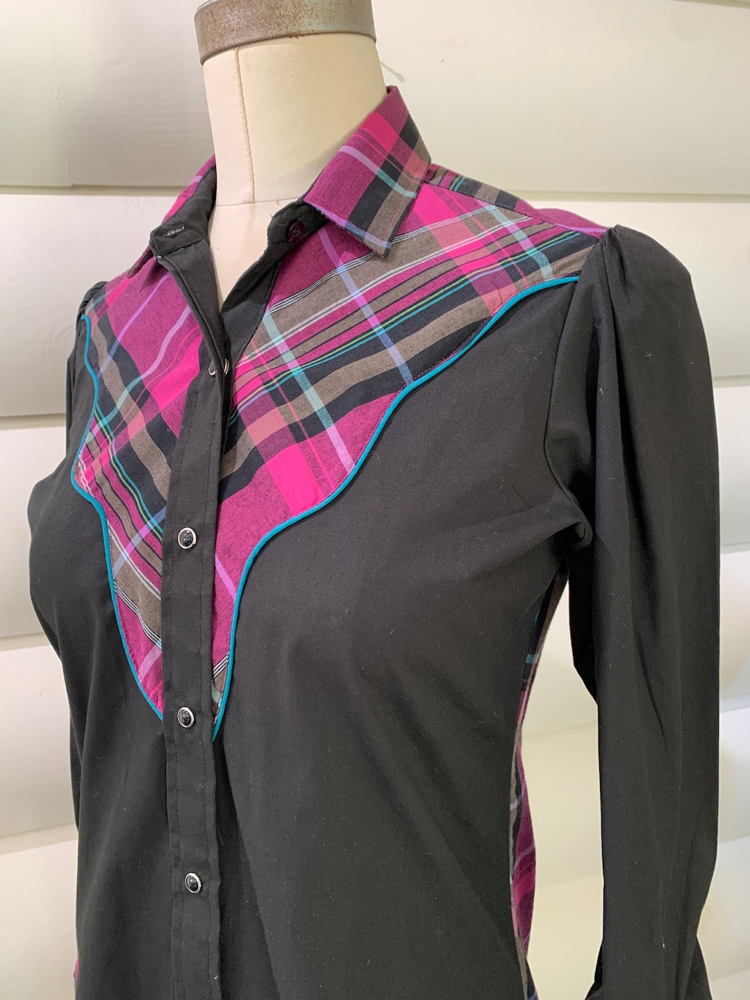 Black and Plaid Scalloped Yoke Western Shirt Kenny Rogers Western ...