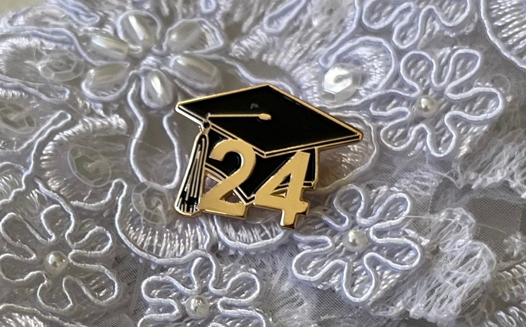 Trending Now 24 Graduation Lapel Pin 1 to Accessorize Graduation Gowns ...