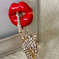 Handmade Embroidered Red Lips Brooch - Etsy