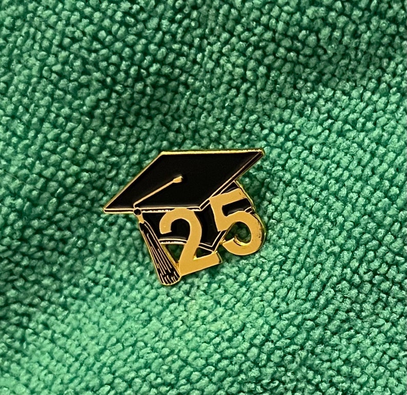Enamel Lapel Pin Class of 2025 Black and Gold 1” - Etsy