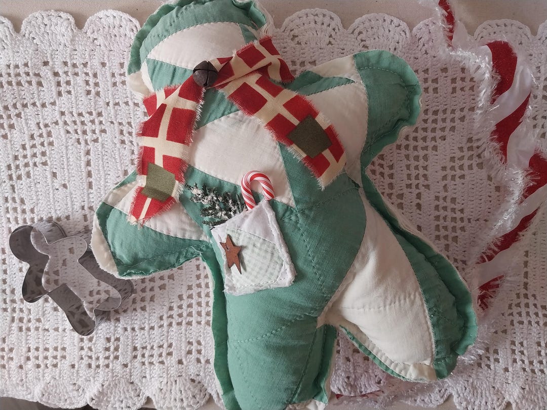 Gingerbread Man / Vintage Quilt / Farmhouse / Christmas Decor / Holiday ...