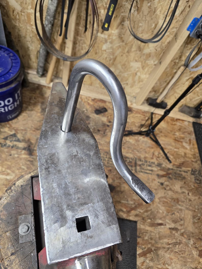 Anvil Holdfast: 3/4" Round Stock, Hardy Hole Friction Vise - Etsy UK