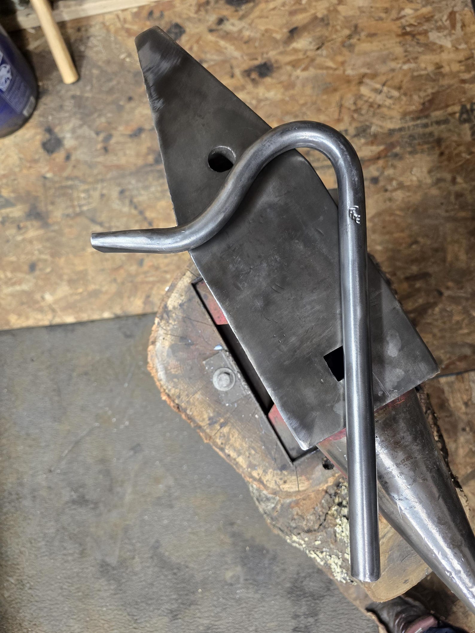Anvil Holdfast: 3/4" Round Stock, Hardy Hole Friction Vise - Etsy UK