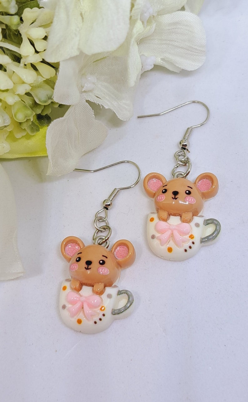 Cutesy Retro Alice in Wonderland Earrings, so Cute. Jewellery, Resin ...