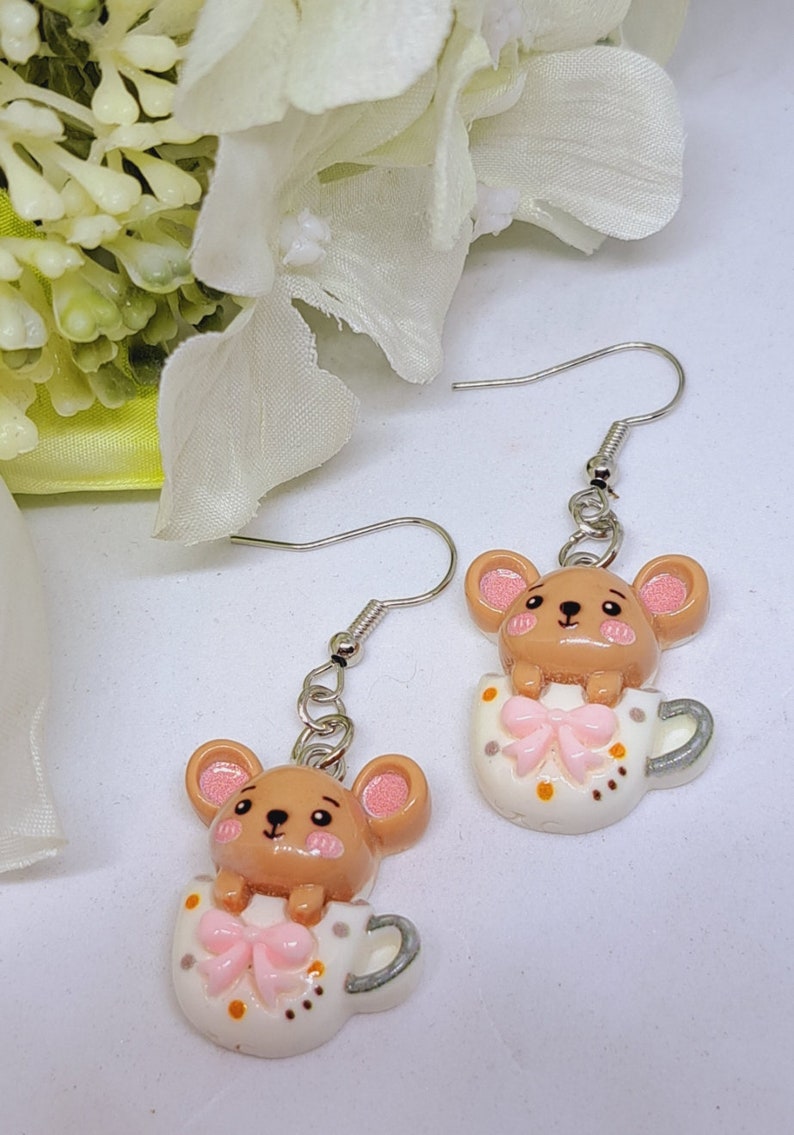 Cutesy Retro Alice in Wonderland Earrings, so Cute. Jewellery, Resin ...