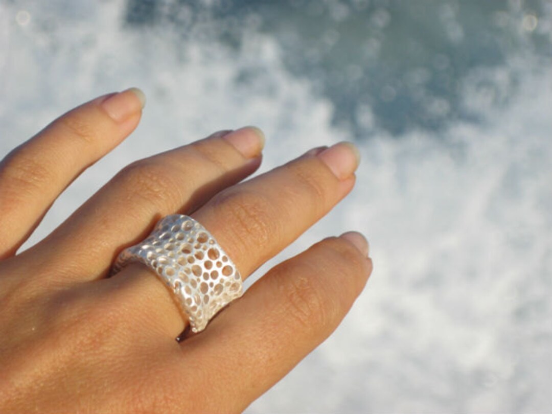 Responsibly Mined Silver Band Ring Tub White Silver Finsih Avant Garde ...