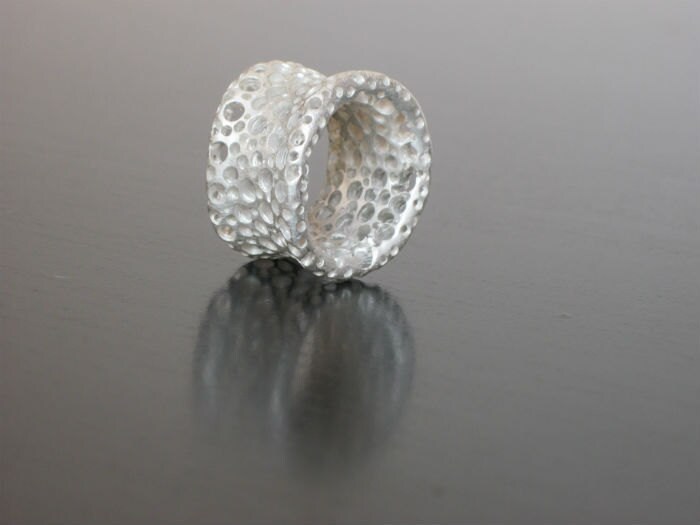 Responsibly Mined Silver Band Ring Tub White Silver Finsih Avant Garde ...