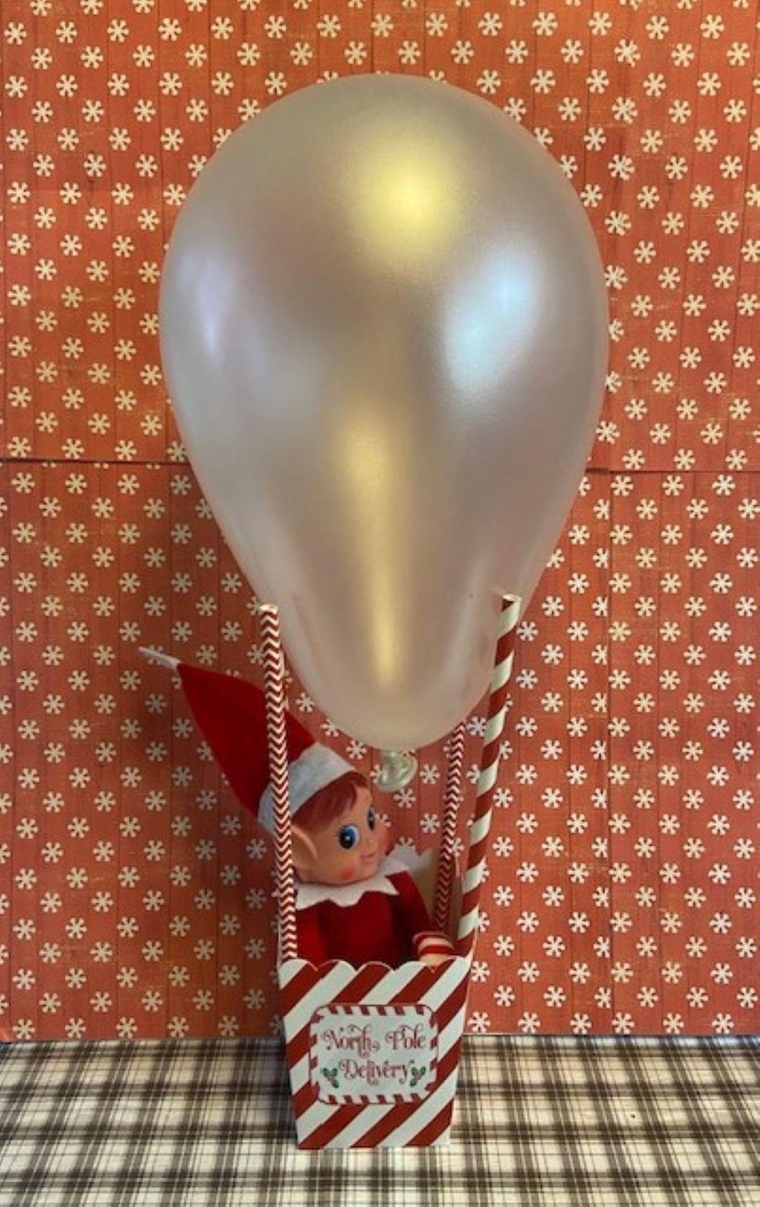 Elf Balloon Arrival/departure Set: Box, Straws, Choice of Balloon Setup ...