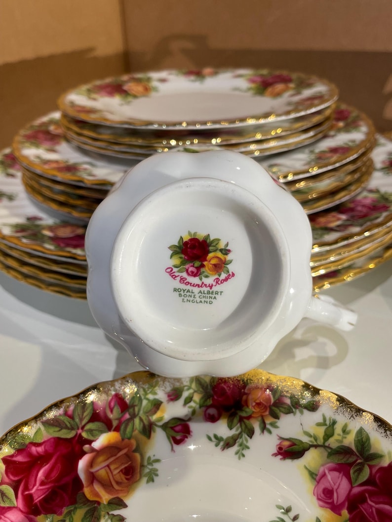 Old Country Roses 20-piece Boxed Dinnerware Set - Etsy