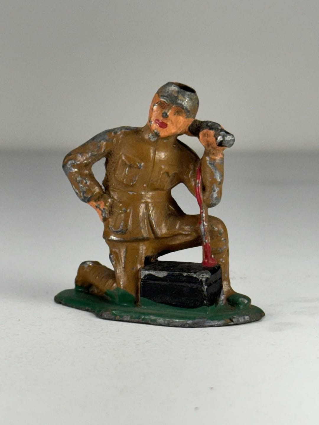 Vintage Barclay Manoil WWI Kneeling Telephone Operator Lead Toy Soldier ...