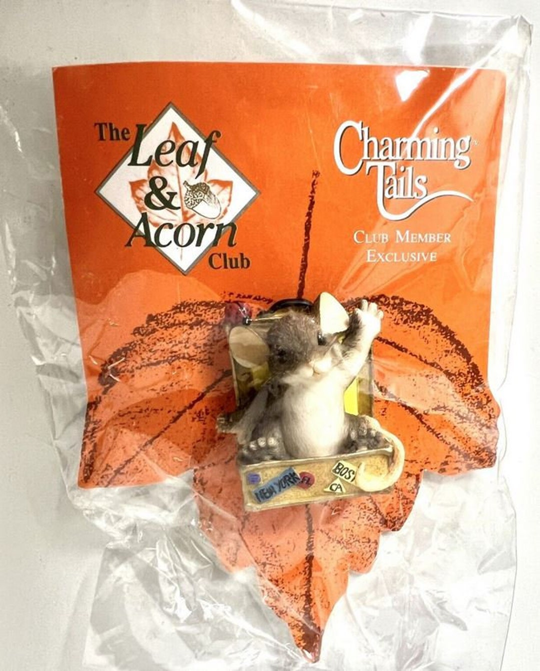 Charming Tails Traveling Mouse in Trunk Lapel Pin Fitz N Floyd Club ...