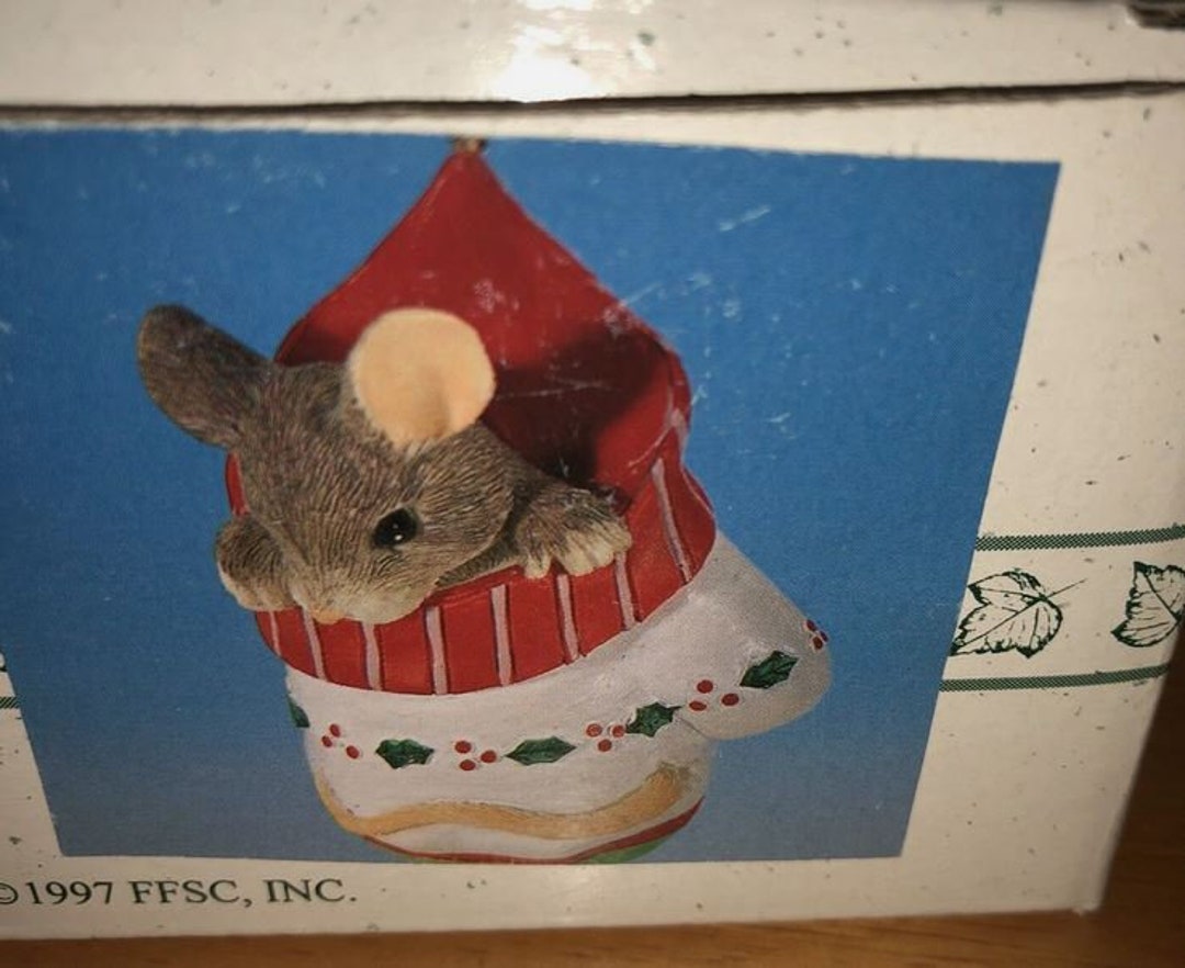 Charming Tails Ornament Mackenzie in Mitten Mouse Mice Handcrafted 86/ ...