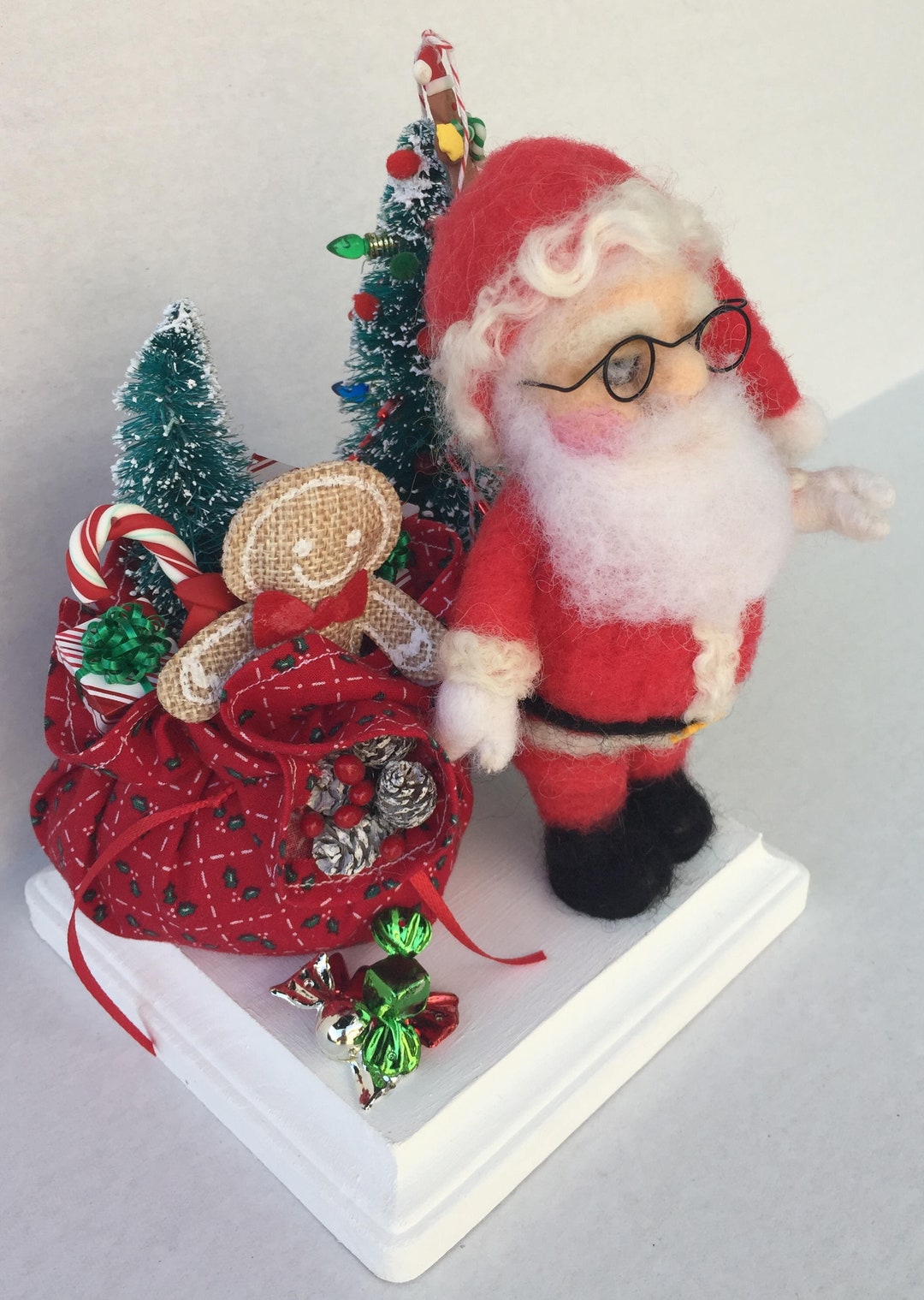 HERE COMES SANTA Perfect Display Piece for the Holidays - Etsy