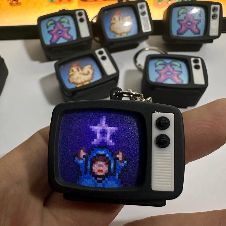 Stardew Valley Mini TV Keychain With Static Sound | Cute Chicken ...