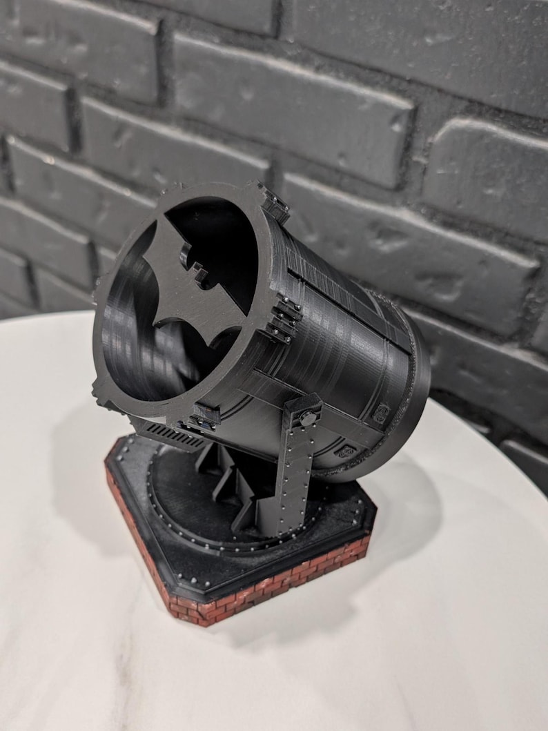 Superhero LED Desk Lamp, 3D Printed Battery-powered Table Lamp With ...