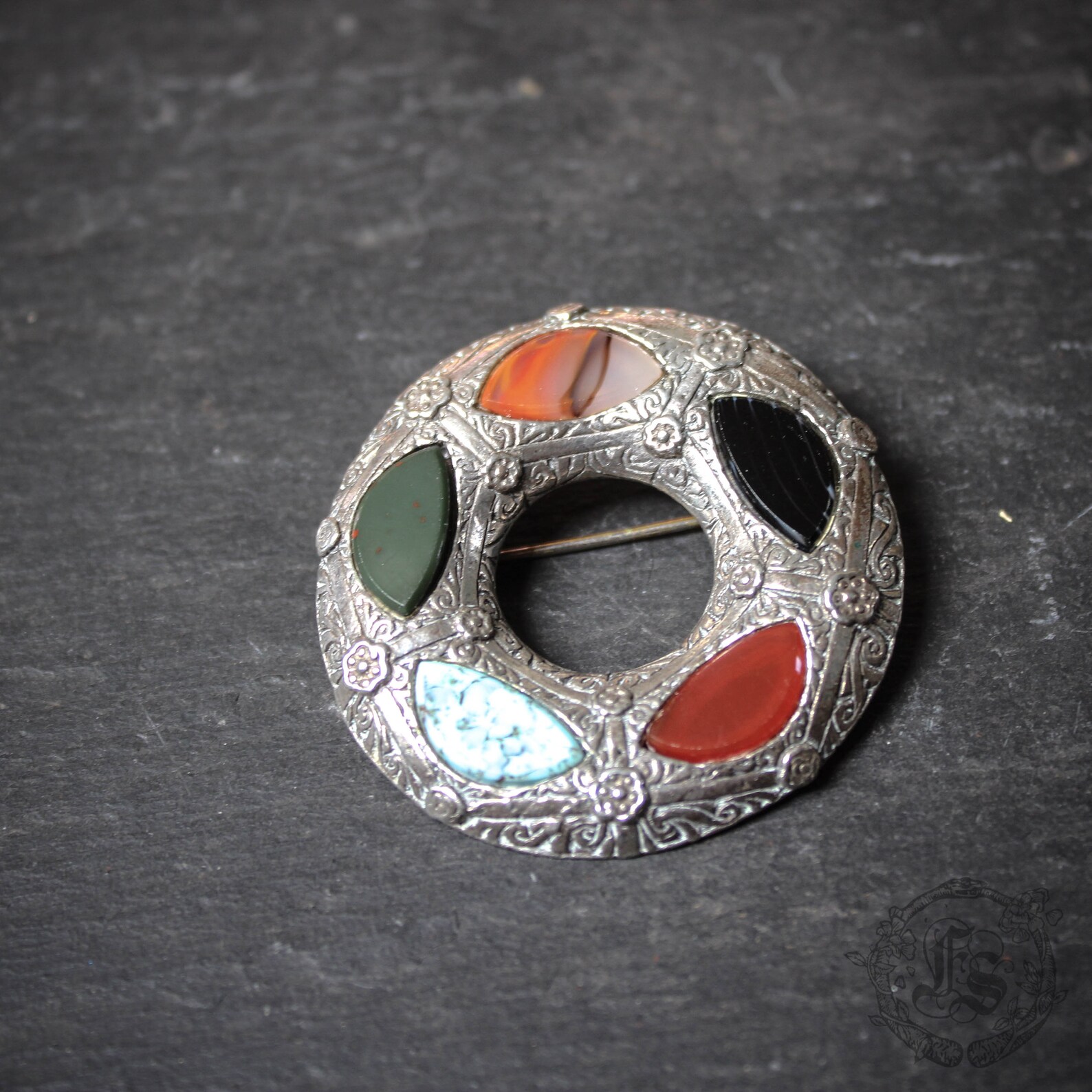 Vintage Arts and Crafts Inspired Brooch - Etsy