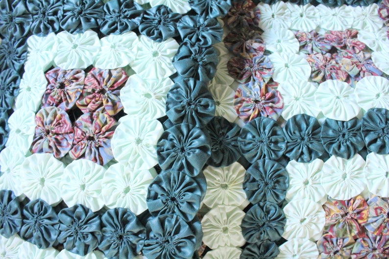 Vintage Handmade Yo-yo Quilt Bedspread 1950s - Etsy