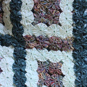 Vintage Handmade Yo-yo Quilt Bedspread 1950s - Etsy