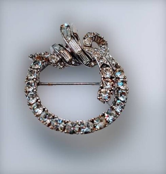 Vintage Ciner Rhinestone Circle Gem
