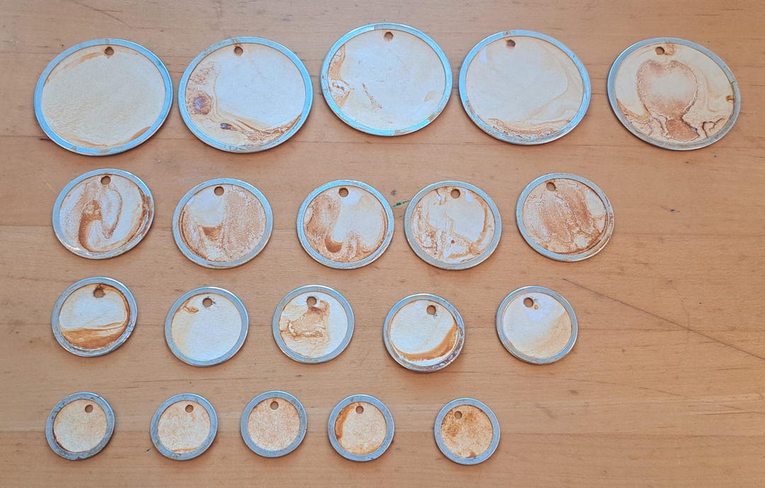 Rust Dyed Metal Rim Tags - Set of 20 in 4 Sizes - Etsy