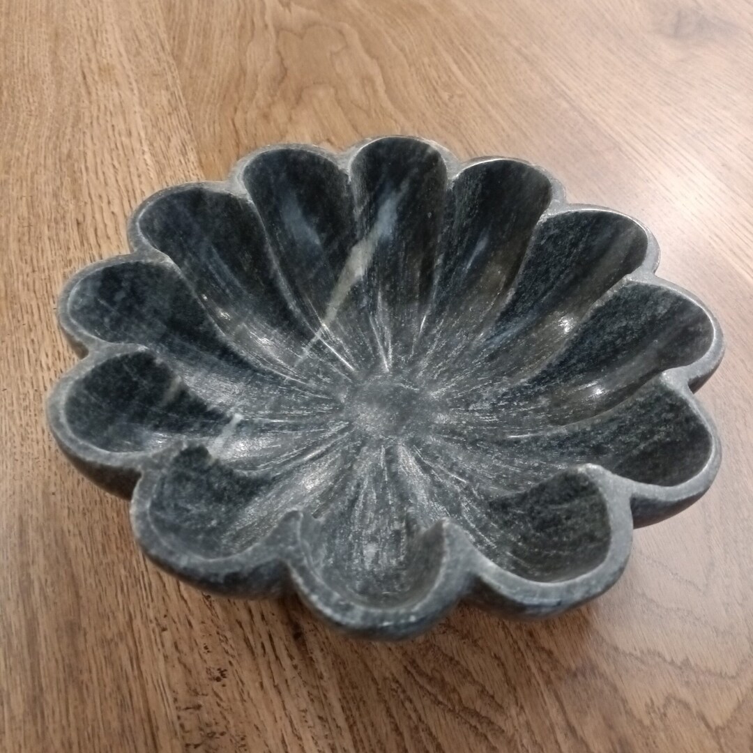 Decorative 8 Inch Greyish Black Ruffle Bowl Ribbed Wave Fruit Bowl for ...