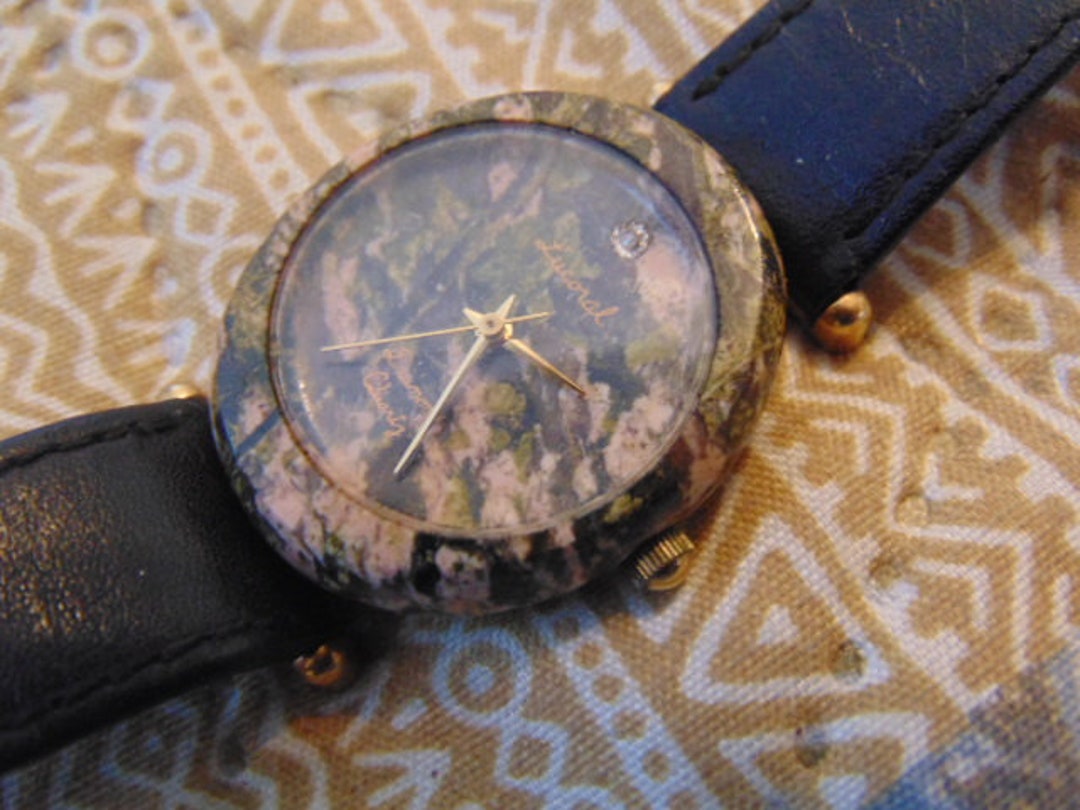 Unisex Fashion Lucoral Diamond Quartz Watch With Stone or Quartz Case ...