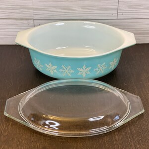 Pyrex Snowflake Oval 1.5qt Casserole White on Turquoise 043 With LID - Etsy