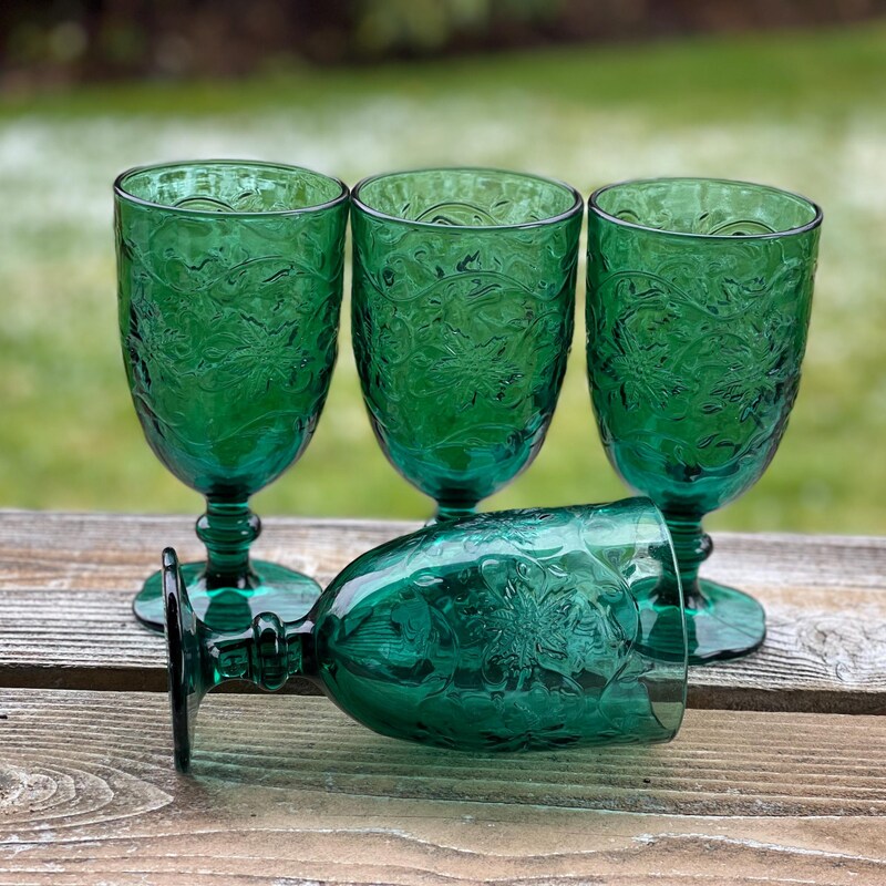 Green Water Goblets - Etsy