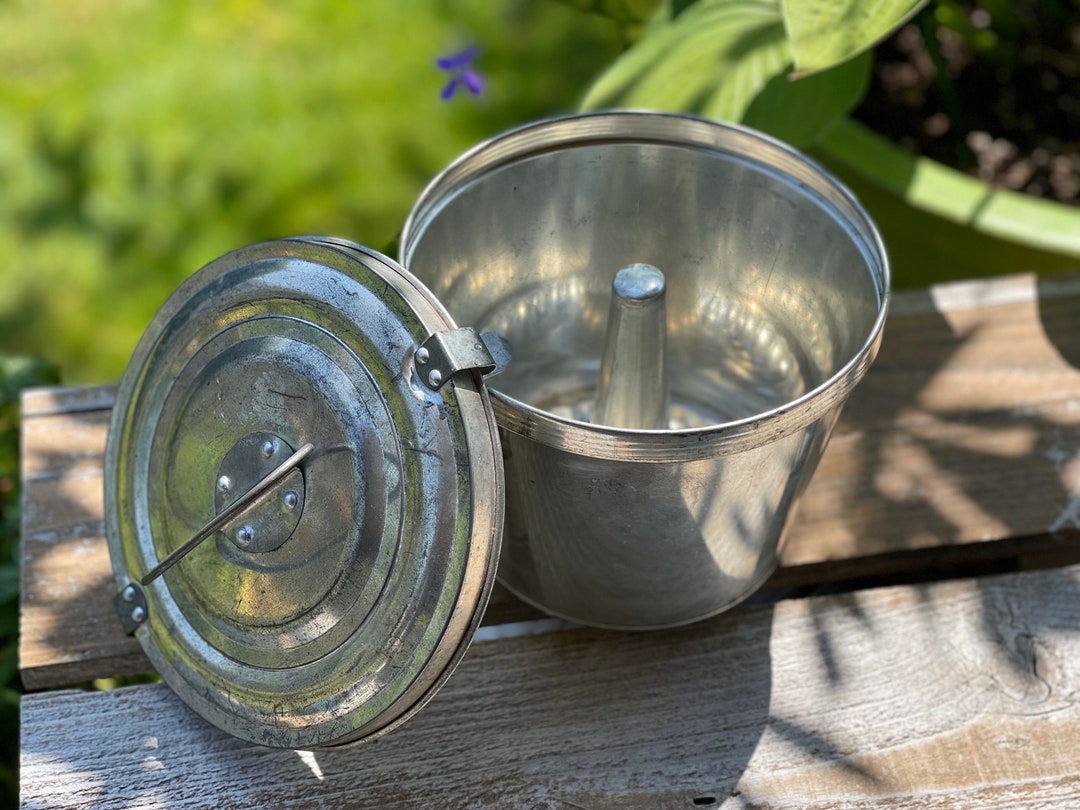 Reserved....west German Tin Bundt Pan or Plum Pudding Steam Mold ...