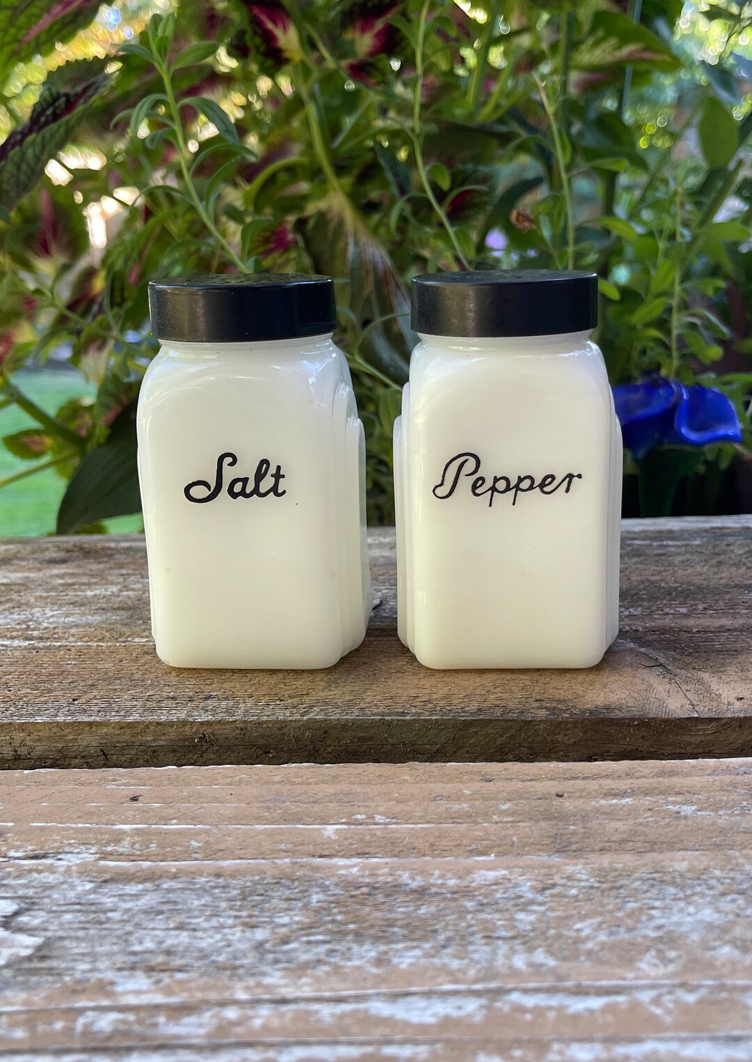 Vintage roman Arch Style Art Deco Shakers, Salt and Pepper Shakers - Etsy