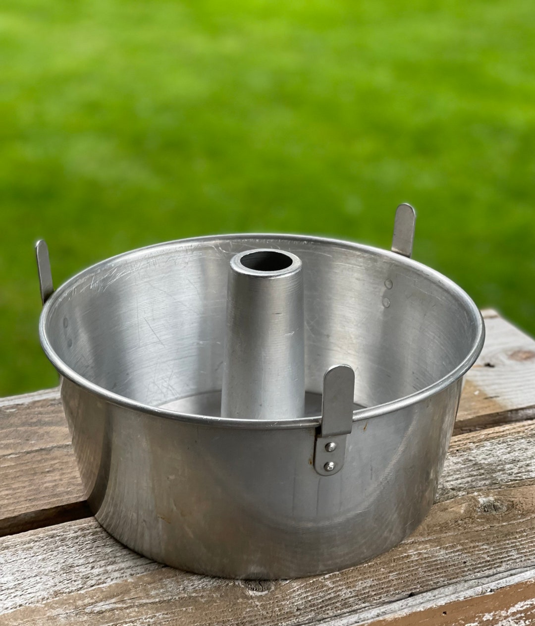 Standard Round Angle Food Cake Pan or Wilton Brand 2 Piece Heart Shaped ...