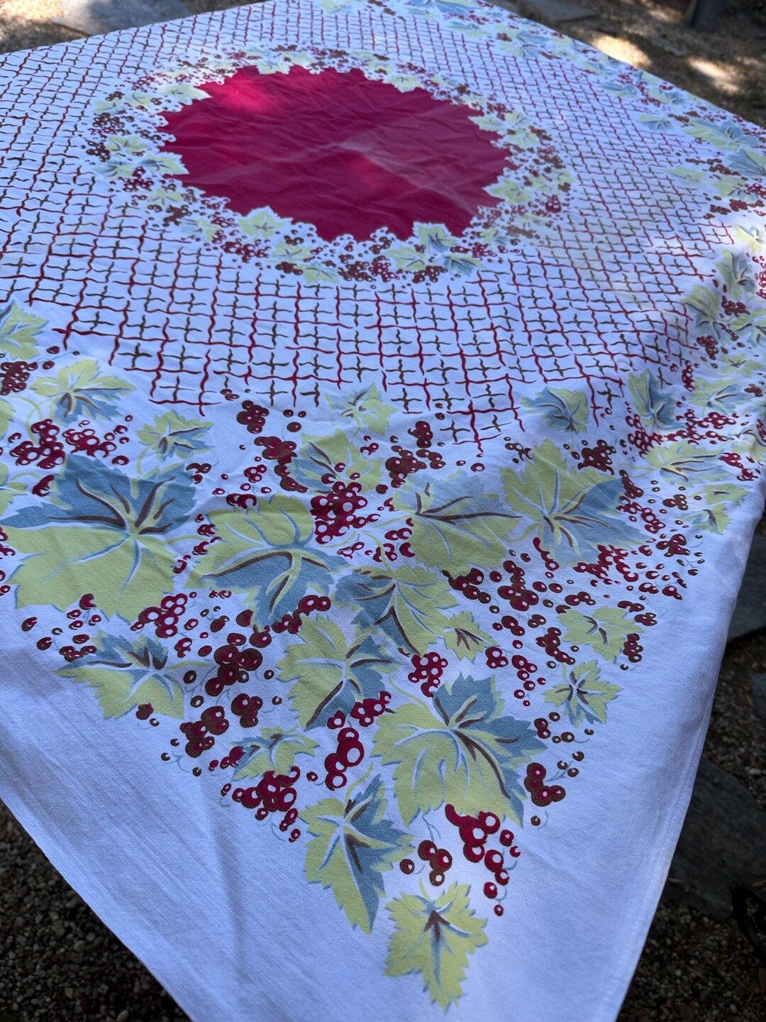 40s Grapes and Grape Leaves on Lattice Print, Cotton Tablecloth!! True ...