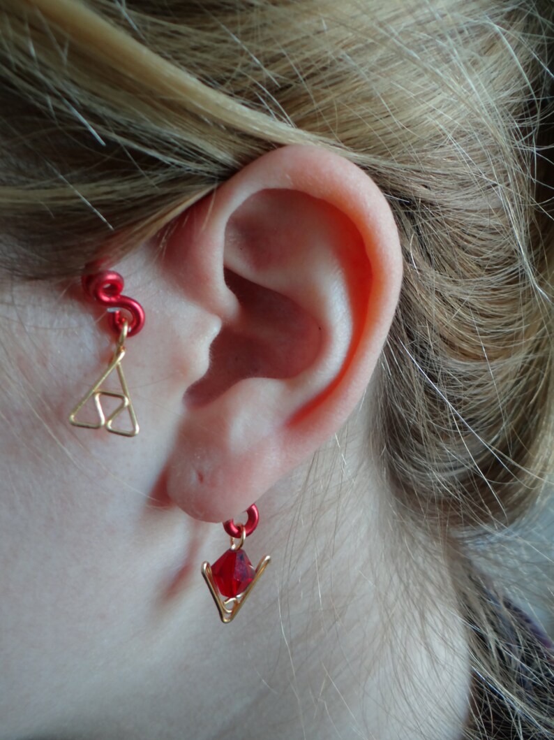 The L.O.Z.® Goron's Ruby Ear Bend - Etsy