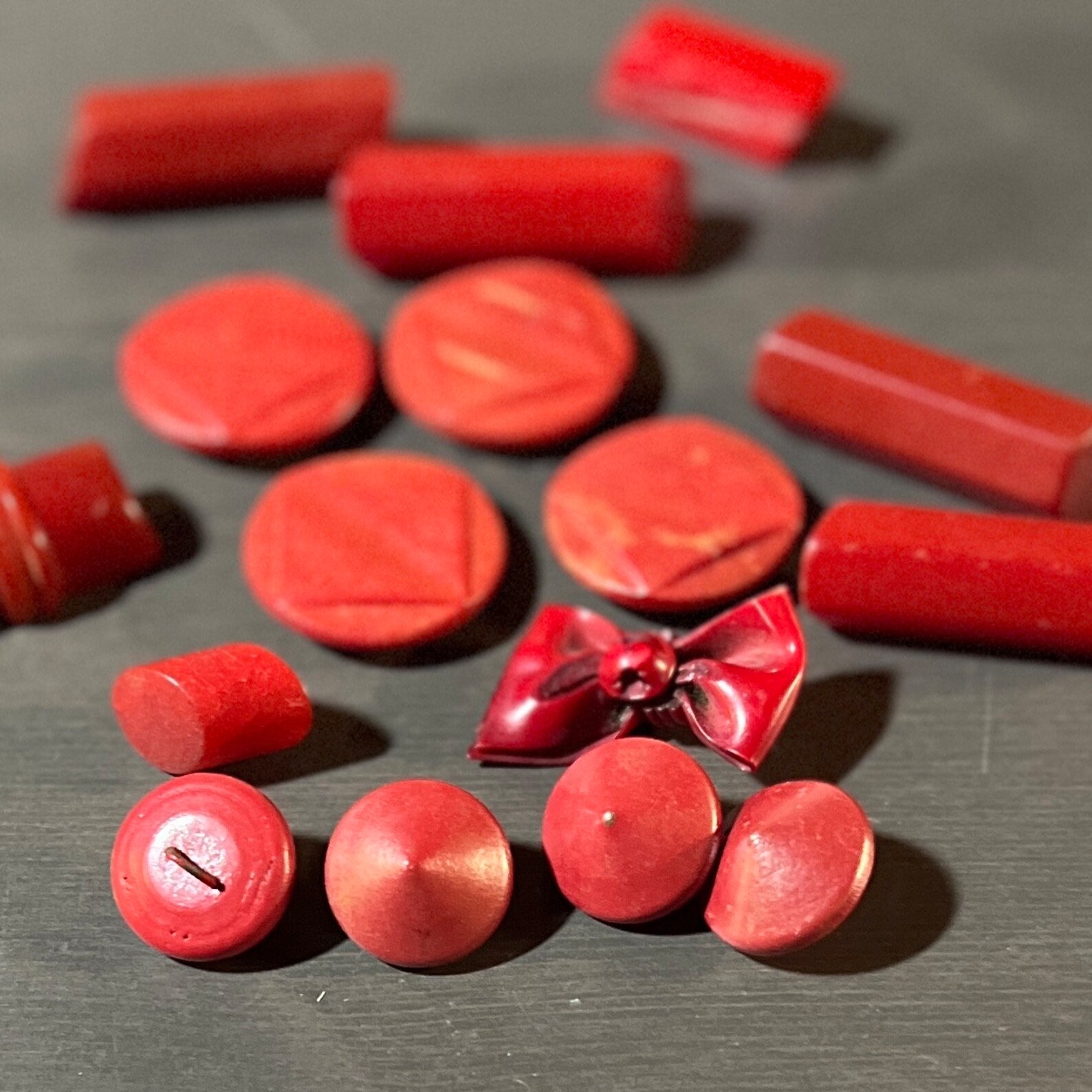 Ravishing Red Beauties! Vintage Buttons Lot - Bakelite - Wood ...