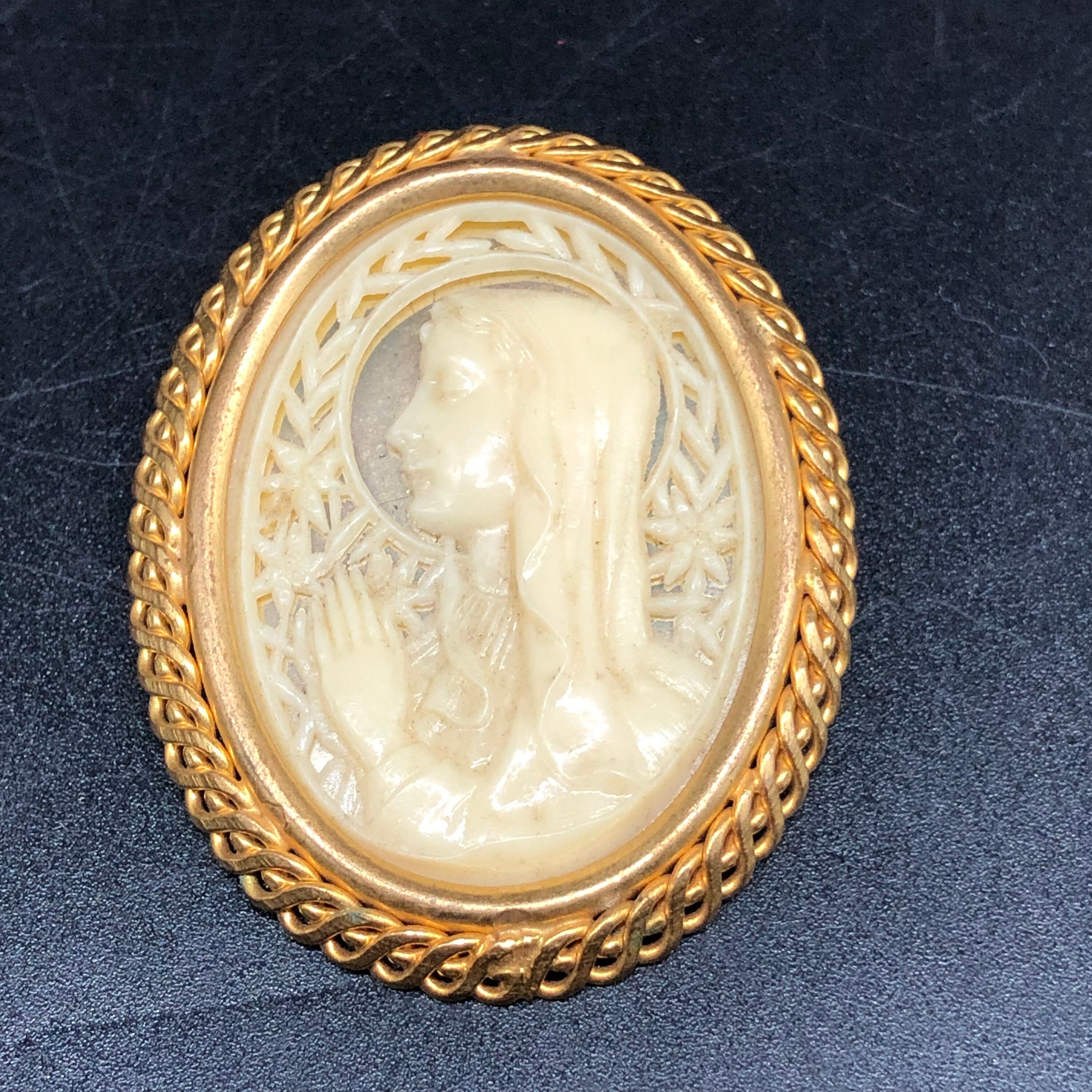 Vintage Mother Mary Cameo Cream Resin Cut Out 2 Gold Tone - Etsy