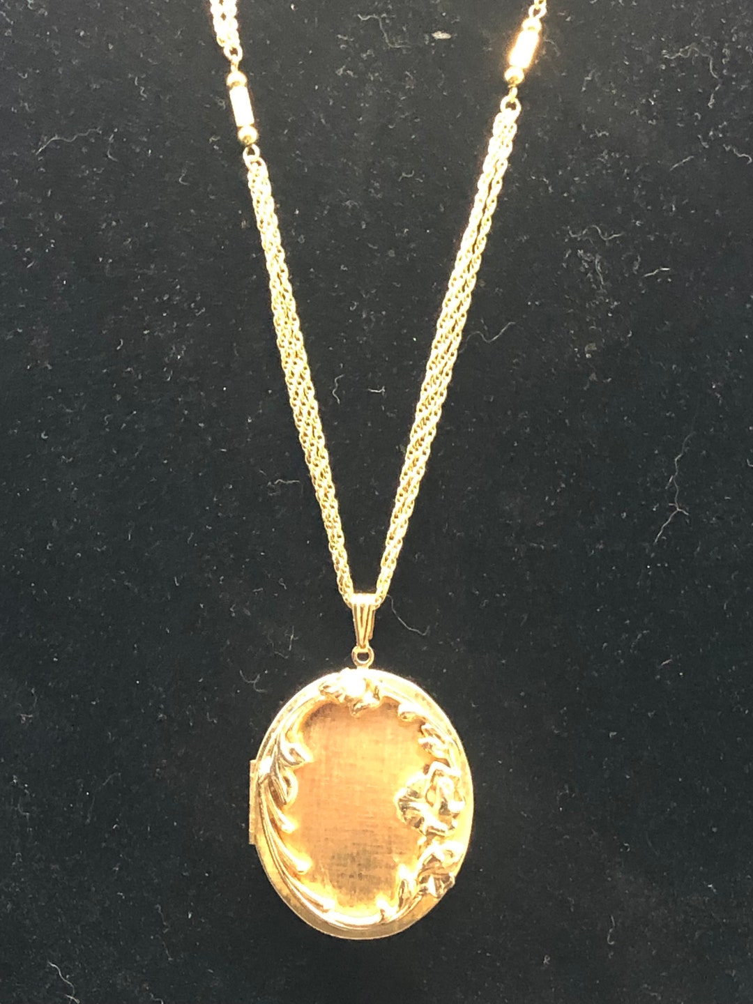 Large Vintage 1.5 Oval Gold Tone Floral Pendant Picture Locket on Nice ...